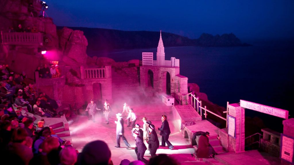 Applauding the outdoor theatre | Columns